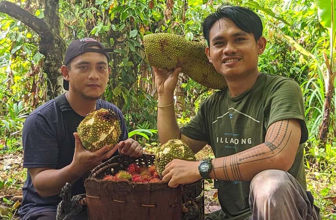 Menikmati Tiga Jenis Durian Berbeda Rasa di Pulau Sipora, Mentawai